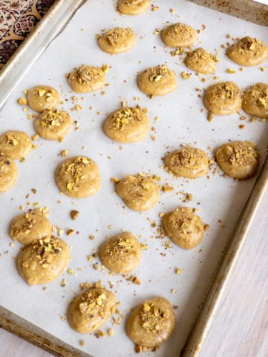 Gluten-Free Persian Walnut Cookies | Naan Gerdooee Recipe - Oven Hug